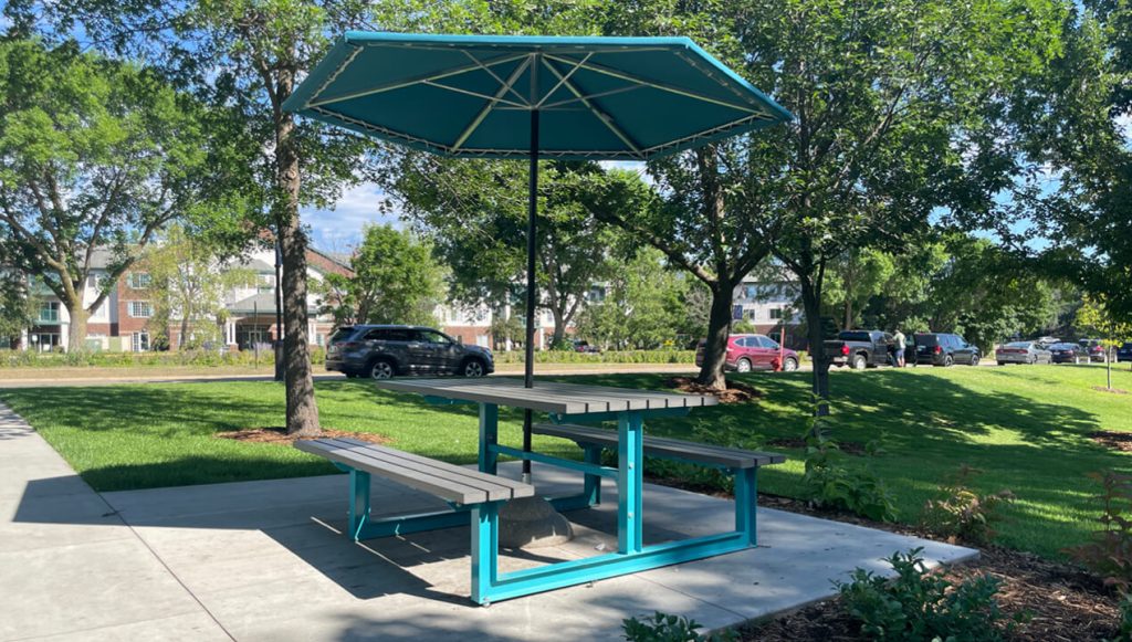 210 Cluster Seating - Maglin