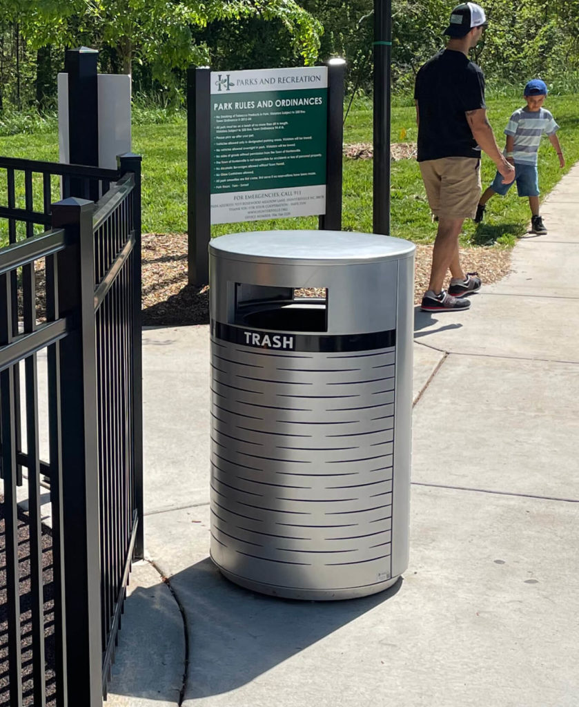 650 Trash Containers - Maglin