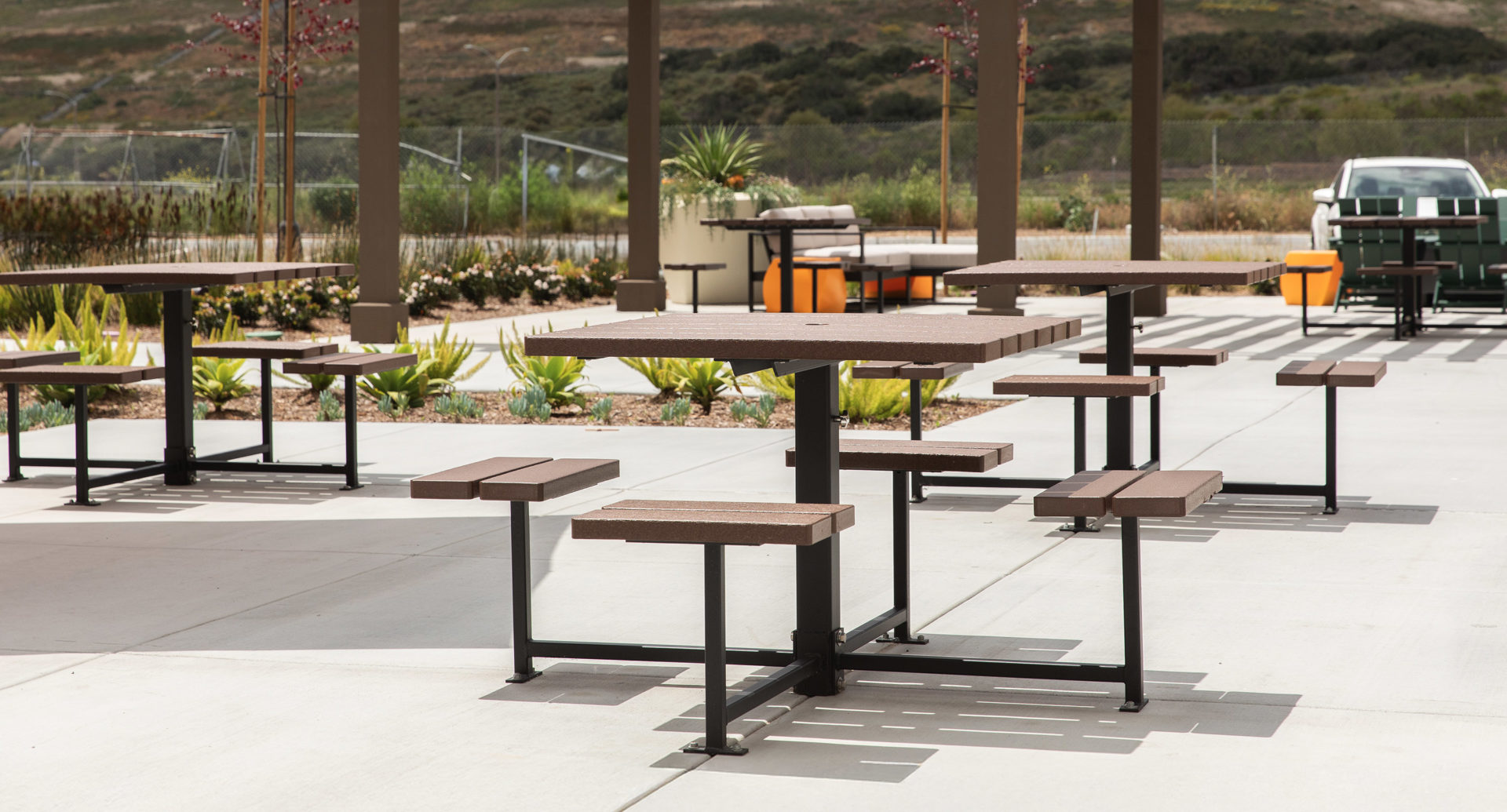 400 Cluster Seating - Maglin